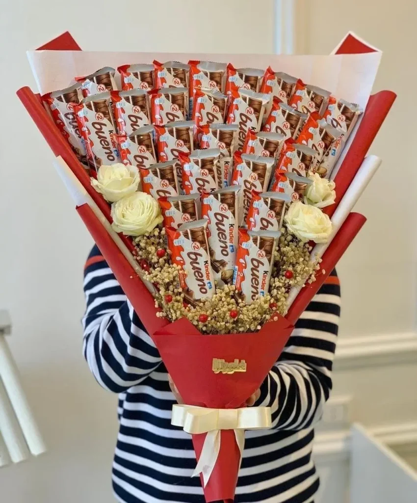 Kinder Bueno Bouquet with White Roses Gift Tree BD